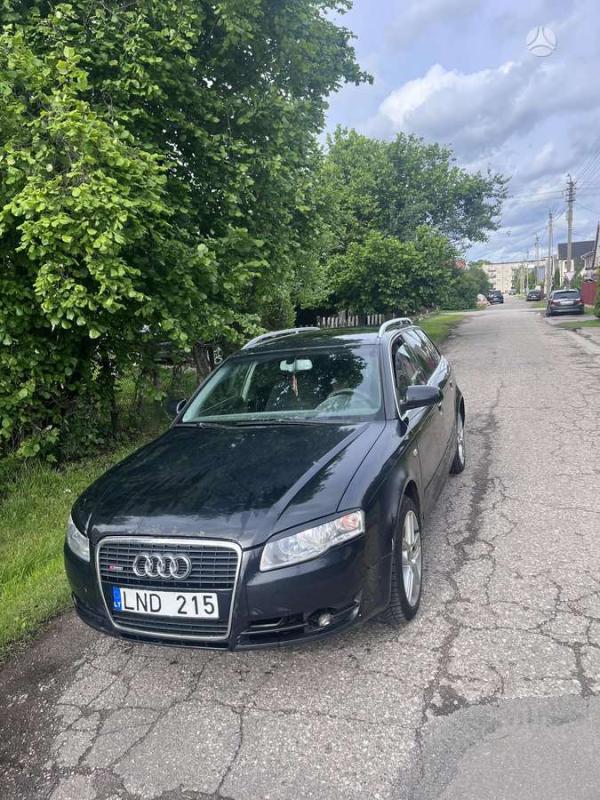 Melns Audi A4 2005 Panevēža, ar dzinēja tilpumu 1.99 L un nobraukumu 390 tūkst. km par 1600 €, foto 1 vietnē AUTOMOTO.COM.LV