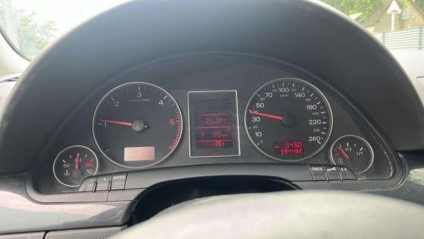 Melns Audi A4 2005 Panevēža, ar dzinēja tilpumu 1.99 L un nobraukumu 390 tūkst. km par 1600 €, foto 6 vietnē AUTOMOTO.COM.LV