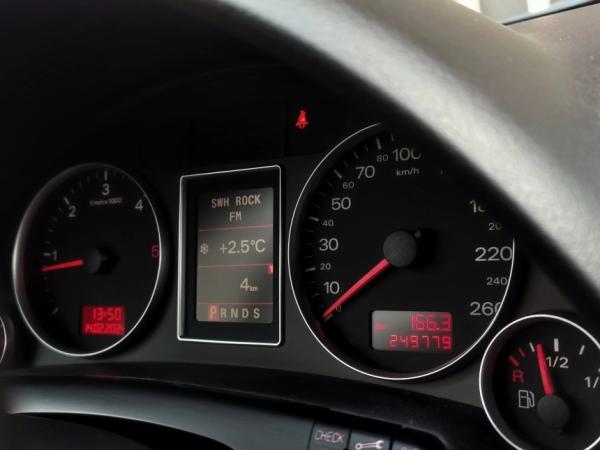Черный Ауди А4 2005 в Рига, объемом двигателя 2.50 л и пробегом 250 тыс. км за 2590 €, фото 9 на AUTOMOTO.COM.LV