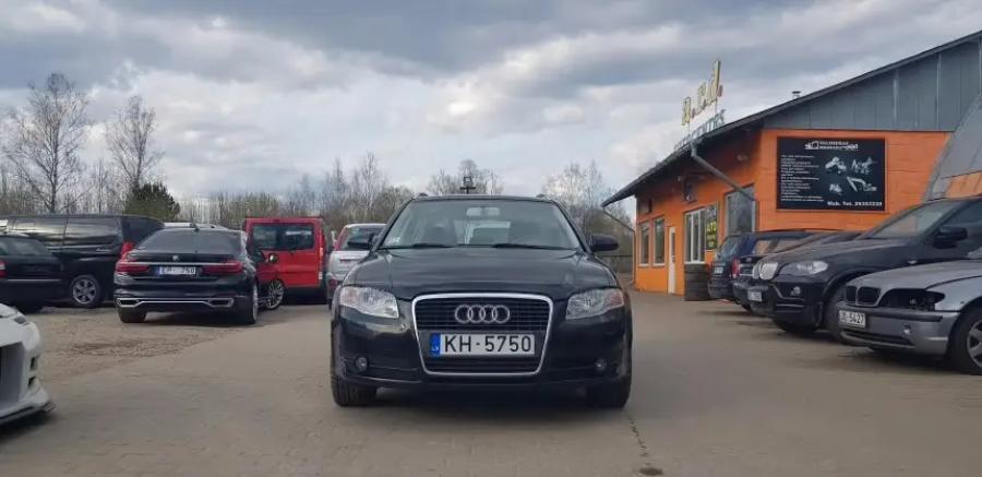Black Audi A4 2005 in Valmiera, with an engine capacity of 2.00 L and mileage of 286 thousand km for 2600 €, photo 9 on AUTOMOTO.COM.LV