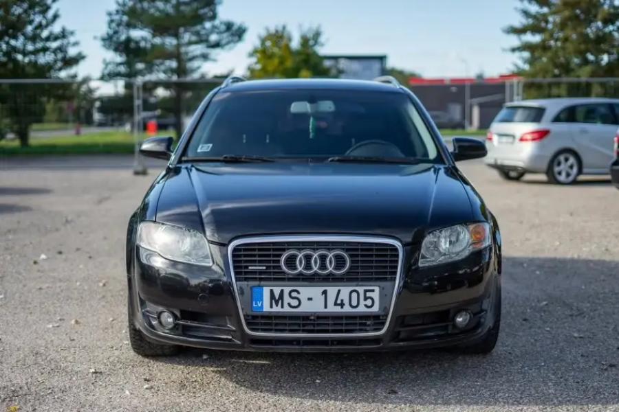 Melns Audi A4 2005 Liepāja, ar dzinēja tilpumu 3.00 L un nobraukumu 301 tūkst. km par 4850 €, foto 7 vietnē AUTOMOTO.COM.LV
