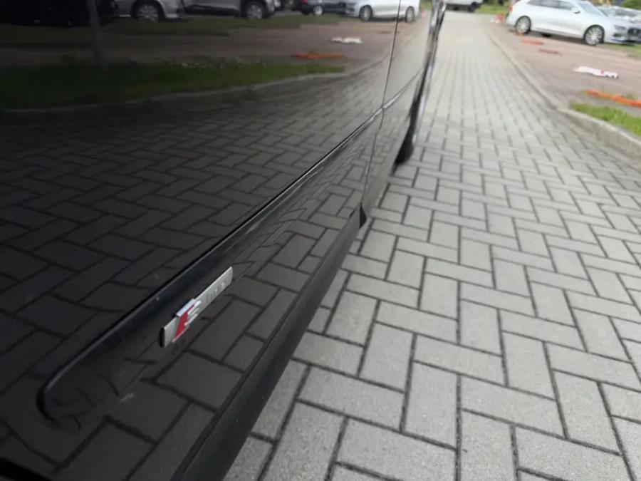 Black Audi A4 2005 in Riga, with an engine capacity of 3.00 L and mileage of 340 thousand km for 2990 €, photo 9 on AUTOMOTO.COM.LV