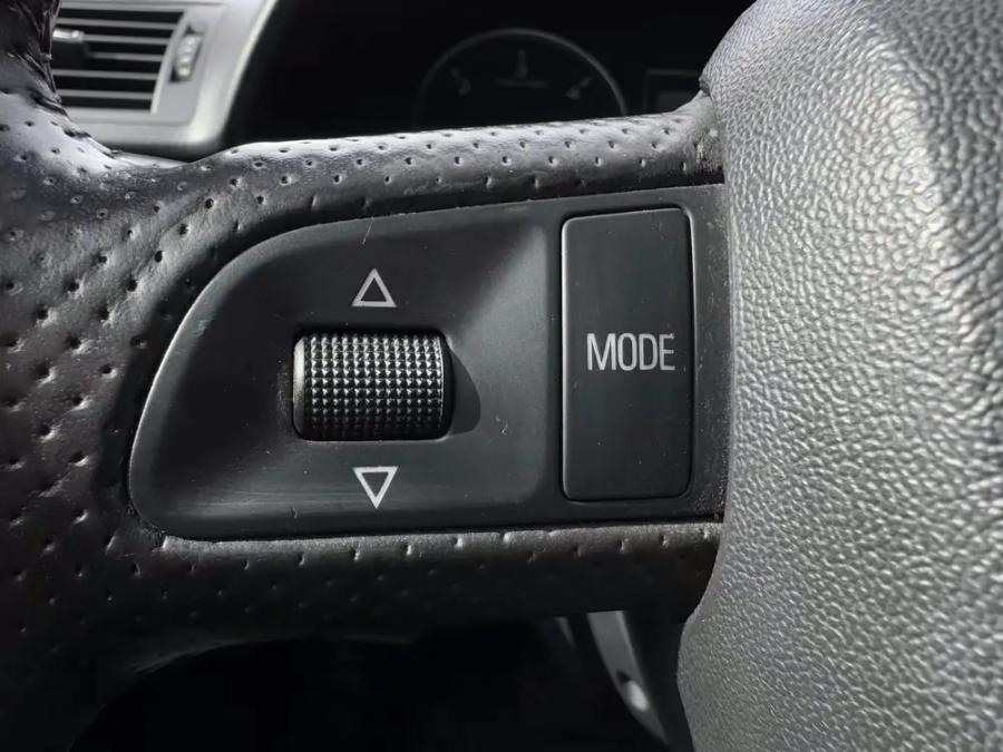 Black Audi A4 2005 in Riga, with an engine capacity of 3.00 L and mileage of 340 thousand km for 2990 €, photo 30 on AUTOMOTO.COM.LV