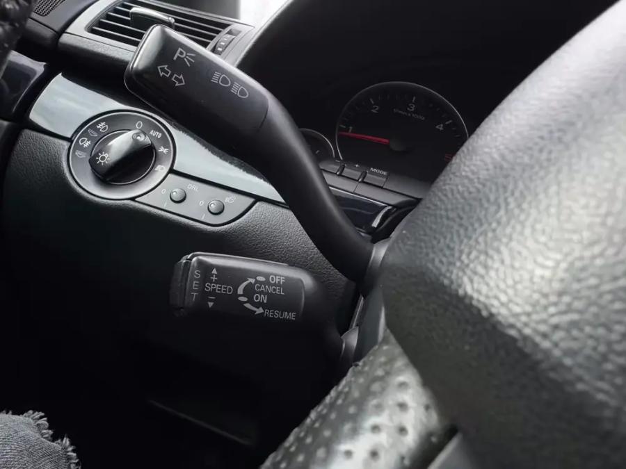 Black Audi A4 2005 in Riga, with an engine capacity of 3.00 L and mileage of 340 thousand km for 2990 €, photo 31 on AUTOMOTO.COM.LV