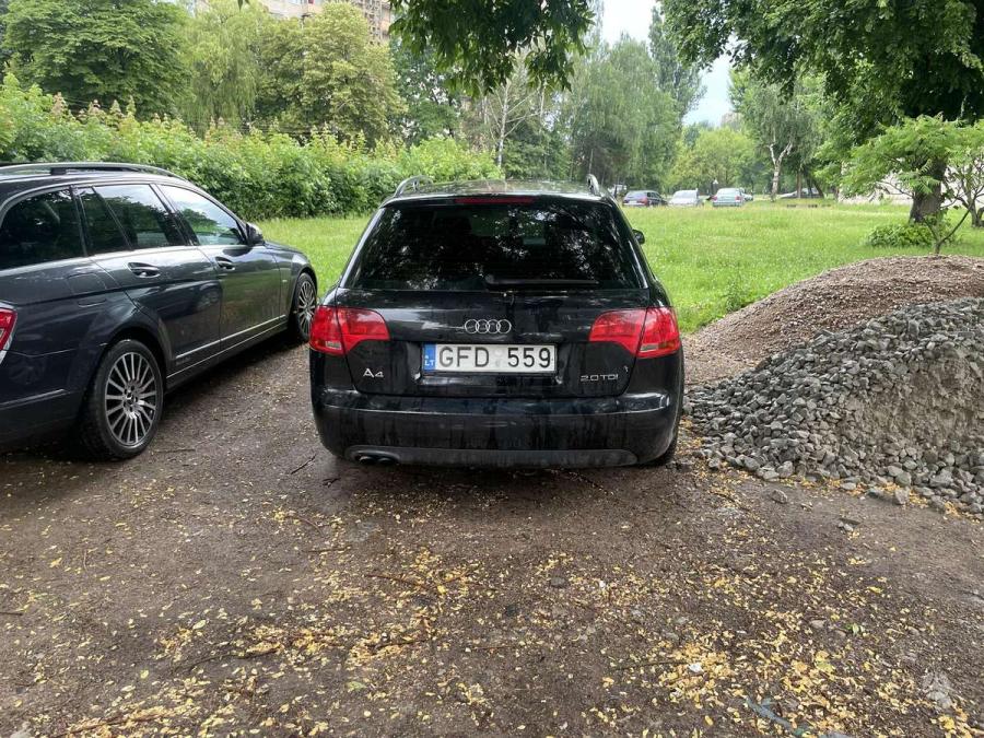 Black Audi A4 2005 in Kaunas, with an engine capacity of 1.97 L and mileage of 279 thousand km for 999 €, photo 5 on AUTOMOTO.COM.LV