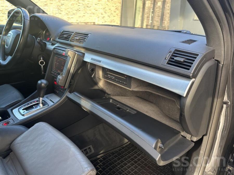 Black Audi A4 2005 in Tukums, with an engine capacity of 3.00 L and mileage of 385 thousand km for 3500 €, photo 14 on AUTOMOTO.COM.LV