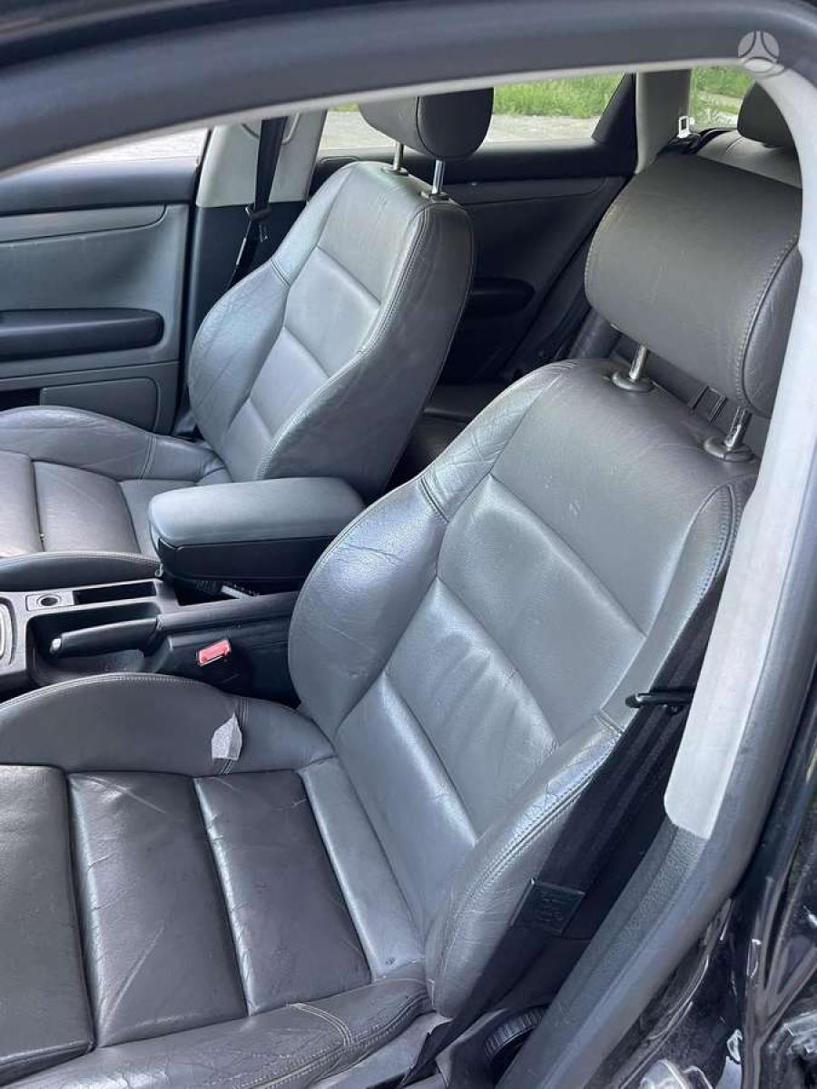 Black Audi A4 2005 in Anyksciai, with an engine capacity of 1.99 L and mileage of 353 thousand km for 999 €, photo 10 on AUTOMOTO.COM.LV