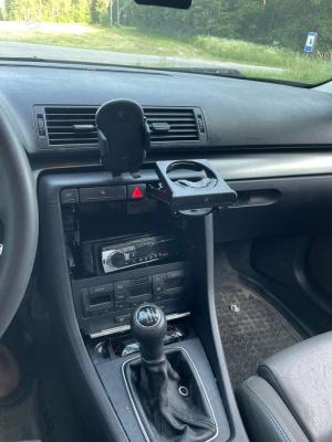Black Audi A4 2005 in Anyksciai, with an engine capacity of 1.99 L and mileage of 353 thousand km for 999 €, photo 12 on AUTOMOTO.COM.LV