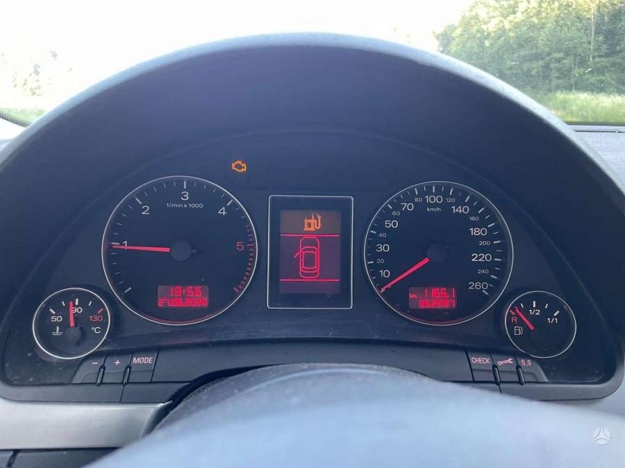 Black Audi A4 2005 in Anyksciai, with an engine capacity of 1.99 L and mileage of 353 thousand km for 999 €, photo 14 on AUTOMOTO.COM.LV