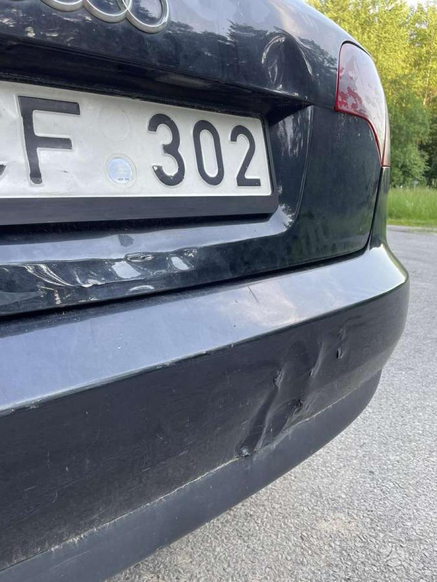 Black Audi A4 2005 in Anyksciai, with an engine capacity of 1.99 L and mileage of 353 thousand km for 999 €, photo 18 on AUTOMOTO.COM.LV