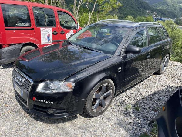 Melns Audi A4 2005 Panevēža, ar dzinēja tilpumu 1.99 L un nobraukumu 260 tūkst. km par 850 €, foto 1 vietnē AUTOMOTO.COM.LV