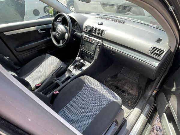 Melns Audi A4 2005 Panevēža, ar dzinēja tilpumu 1.99 L un nobraukumu 260 tūkst. km par 850 €, foto 5 vietnē AUTOMOTO.COM.LV