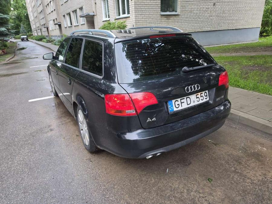 Черный Ауди А4 2005 в Паневежис, объемом двигателя 1.99 л и пробегом 300 тыс. км за 1400 €, фото 4 на AUTOMOTO.COM.LV
