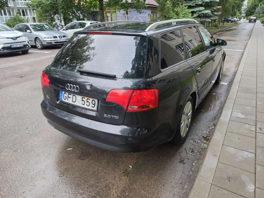 Черный Ауди А4 2005 в Паневежис, объемом двигателя 1.99 л и пробегом 300 тыс. км за 1400 €, фото 5 на AUTOMOTO.COM.LV