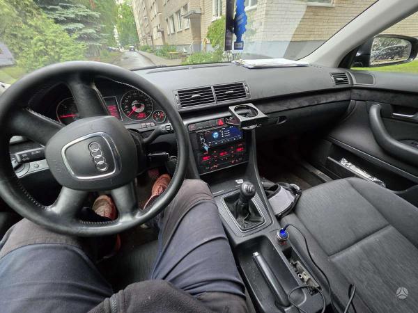 Melns Audi A4 2005 Panevēža, ar dzinēja tilpumu 1.99 L un nobraukumu 300 tūkst. km par 1400 €, foto 7 vietnē AUTOMOTO.COM.LV
