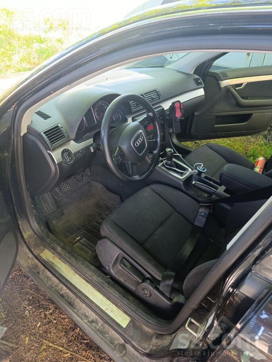 Black Audi A4 2005 in Riga, with an engine capacity of 2.50 L and mileage of 463 thousand km for 1500 €, photo 6 on AUTOMOTO.COM.LV