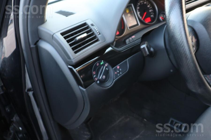 Black Audi A4 2005 in Riga, with an engine capacity of 3.00 L and mileage of 340 thousand km for 4990 €, photo 10 on AUTOMOTO.COM.LV
