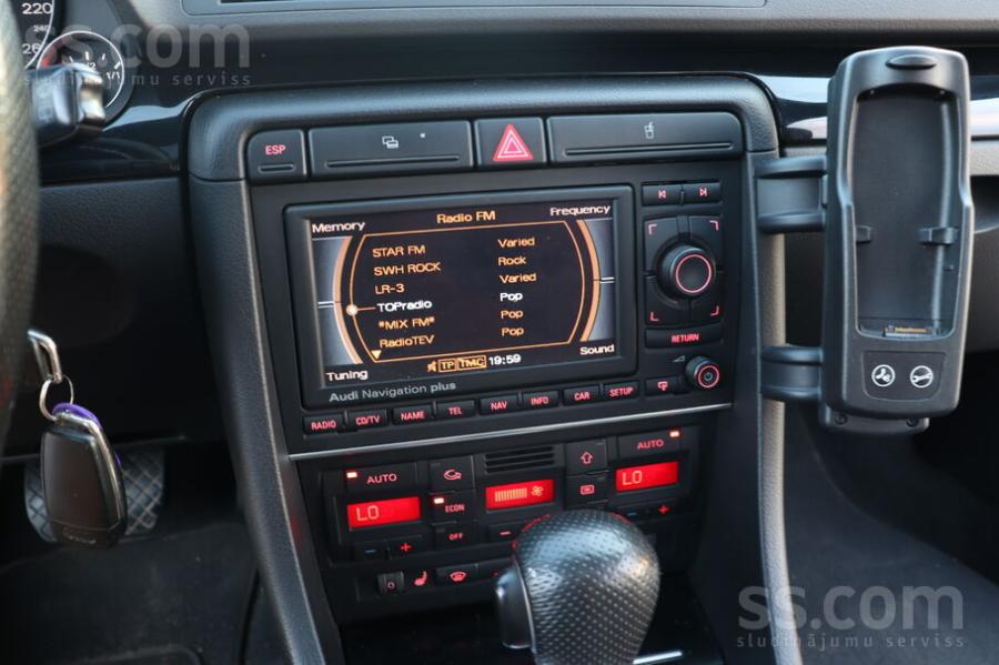 Black Audi A4 2005 in Riga, with an engine capacity of 3.00 L and mileage of 340 thousand km for 4990 €, photo 13 on AUTOMOTO.COM.LV
