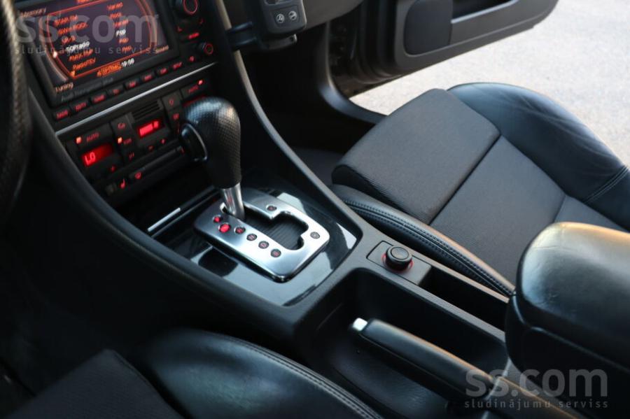 Black Audi A4 2005 in Riga, with an engine capacity of 3.00 L and mileage of 340 thousand km for 4990 €, photo 14 on AUTOMOTO.COM.LV