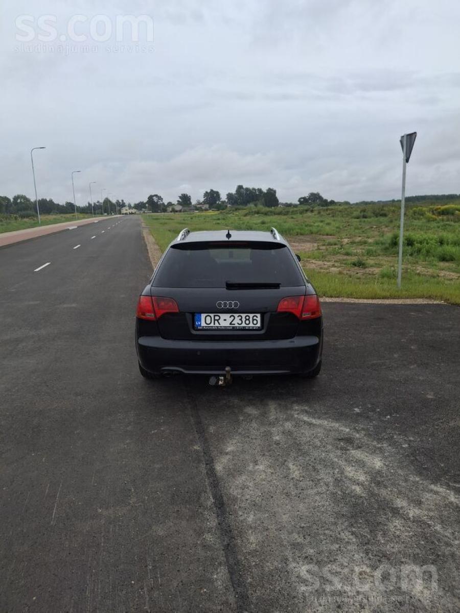 Black Audi A4 2005 in Bauska, with an engine capacity of 2.00 L and mileage of 377 thousand km for 2990 €, photo 8 on AUTOMOTO.COM.LV