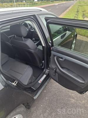 Black Audi A4 2005 in Bauska, with an engine capacity of 2.00 L and mileage of 377 thousand km for 2990 €, photo 15 on AUTOMOTO.COM.LV