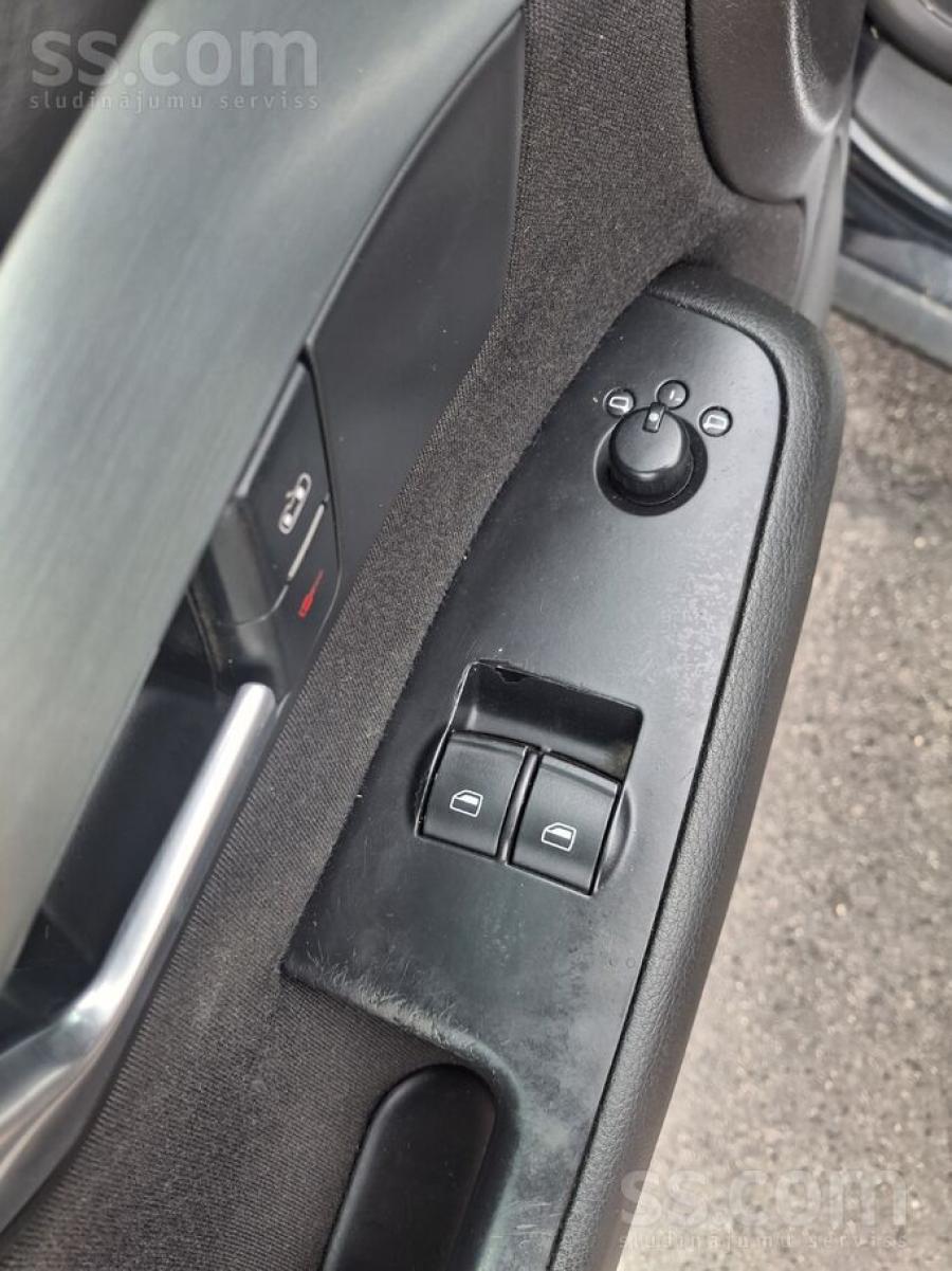 Black Audi A4 2005 in Bauska, with an engine capacity of 2.00 L and mileage of 377 thousand km for 2990 €, photo 23 on AUTOMOTO.COM.LV