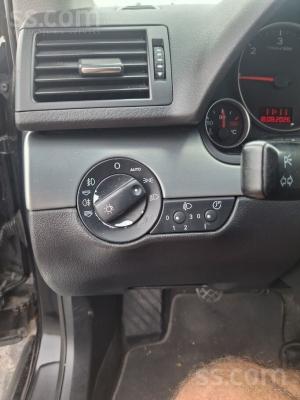 Black Audi A4 2005 in Bauska, with an engine capacity of 2.00 L and mileage of 377 thousand km for 2990 €, photo 24 on AUTOMOTO.COM.LV