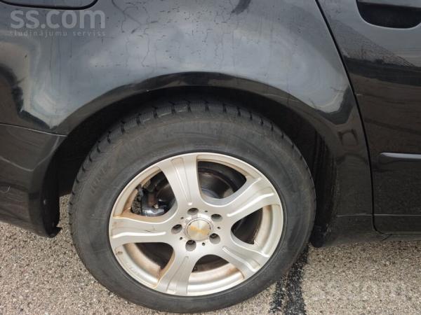 Melns Audi A4 2005 Rīga, ar dzinēja tilpumu 2.00 L un nobraukumu 329 tūkst. km par 2500 €, foto 8 vietnē AUTOMOTO.COM.LV