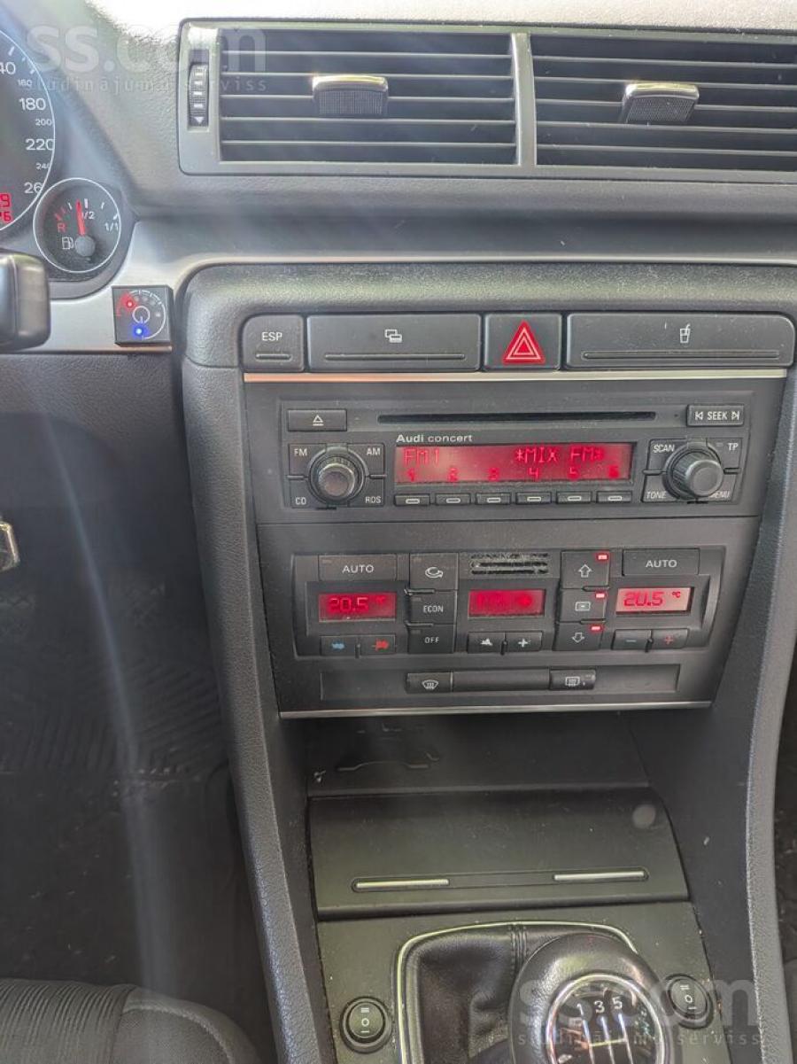 Melns Audi A4 2005 Rīga, ar dzinēja tilpumu 2.00 L un nobraukumu 261 tūkst. km par 1100 €, foto 8 vietnē AUTOMOTO.COM.LV