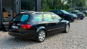 Black Audi A4 2005 in Riga, with an engine capacity of 2.00 L and mileage of 346 thousand km for 2999 €, photo 4 on AUTOMOTO.COM.LV