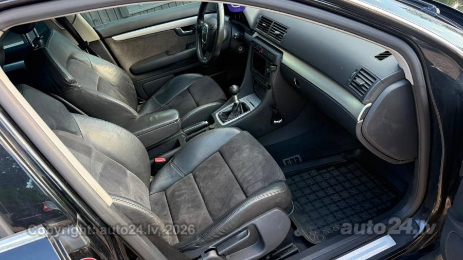 Black Audi A4 2005 in Riga, with an engine capacity of 2.00 L and mileage of 346 thousand km for 2999 €, photo 9 on AUTOMOTO.COM.LV