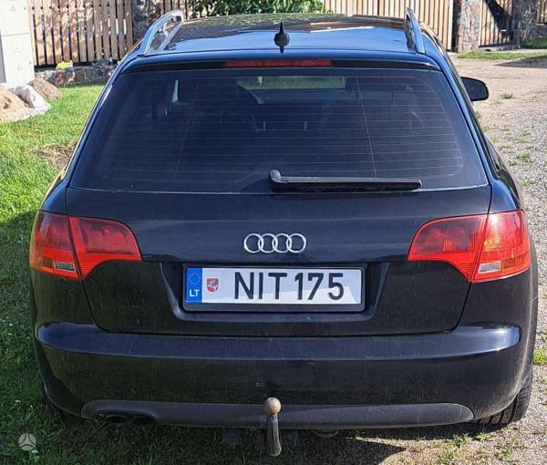 Audi A4 2005 AlÄ«ta vietnÄ Melns Audi A4 2005 AlÄ«ta, ar dzinÄja tilpumu 1.99 L un nobraukumu 247 tÅ«kst. km par 2700 ā¬, foto 7 vietnÄ AUTOMOTO.COM.LV