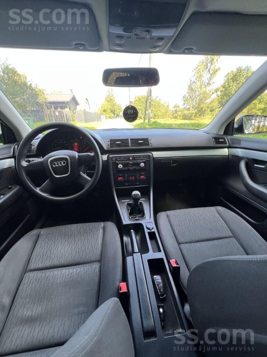 Black Audi A4 2005 in Riga, with an engine capacity of 1.60 L and mileage of 327 thousand km for 1700 €, photo 8 on AUTOMOTO.COM.LV
