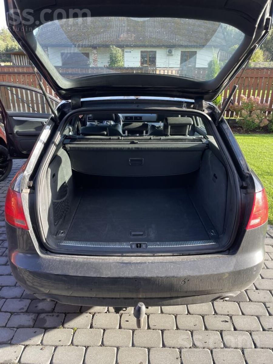Melns Audi A4 2005 Rīga, ar dzinēja tilpumu 3.00 L un nobraukumu 298 tūkst. km par 3150 €, foto 9 vietnē AUTOMOTO.COM.LV