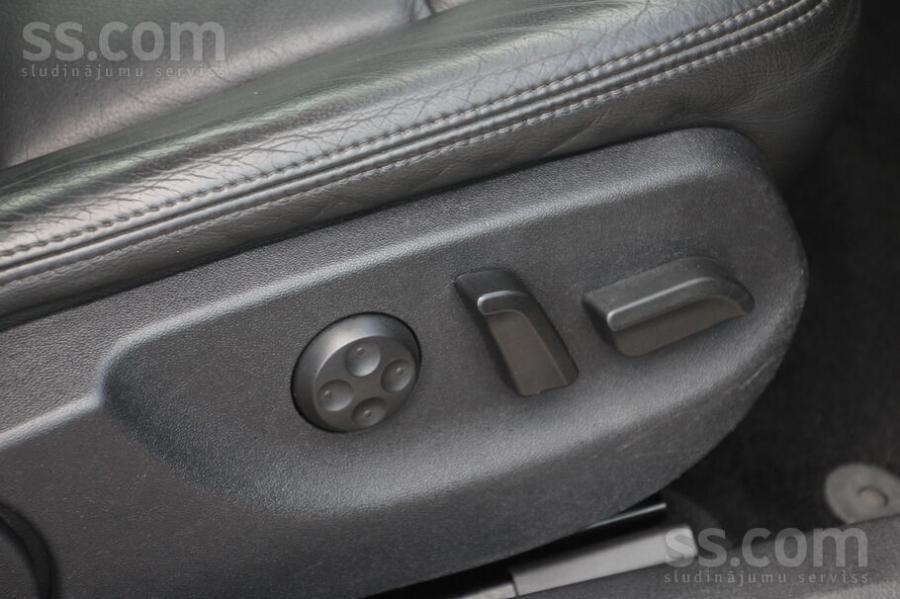 Black Audi A4 2005 in Tukums, with an engine capacity of 2.00 L and mileage of 0 thousand km for 2800 €, photo 12 on AUTOMOTO.COM.LV