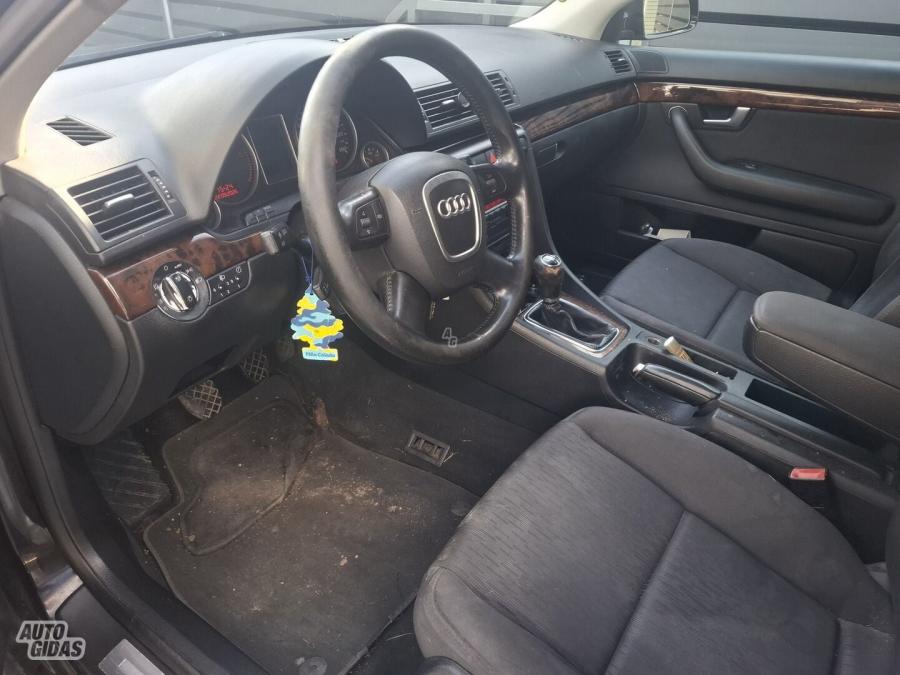 Black Audi A4 2005 in Klaipeda, with an engine capacity of 2.00 L and mileage of 218 thousand km for 1250 €, photo 7 on AUTOMOTO.COM.LV