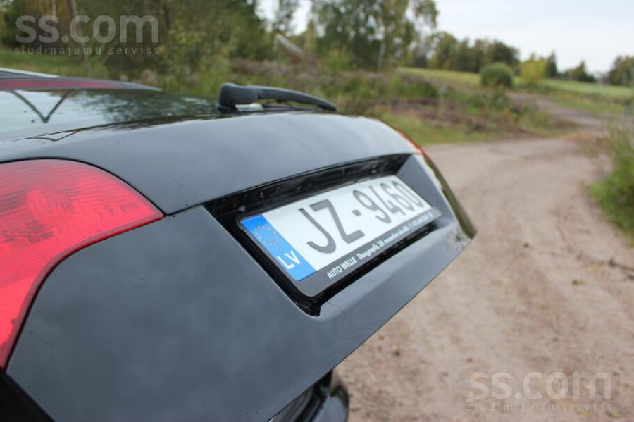 Black Audi A4 2005 in Bauska, with an engine capacity of 2.00 L and mileage of 345 thousand km for 2900 €, photo 13 on AUTOMOTO.COM.LV