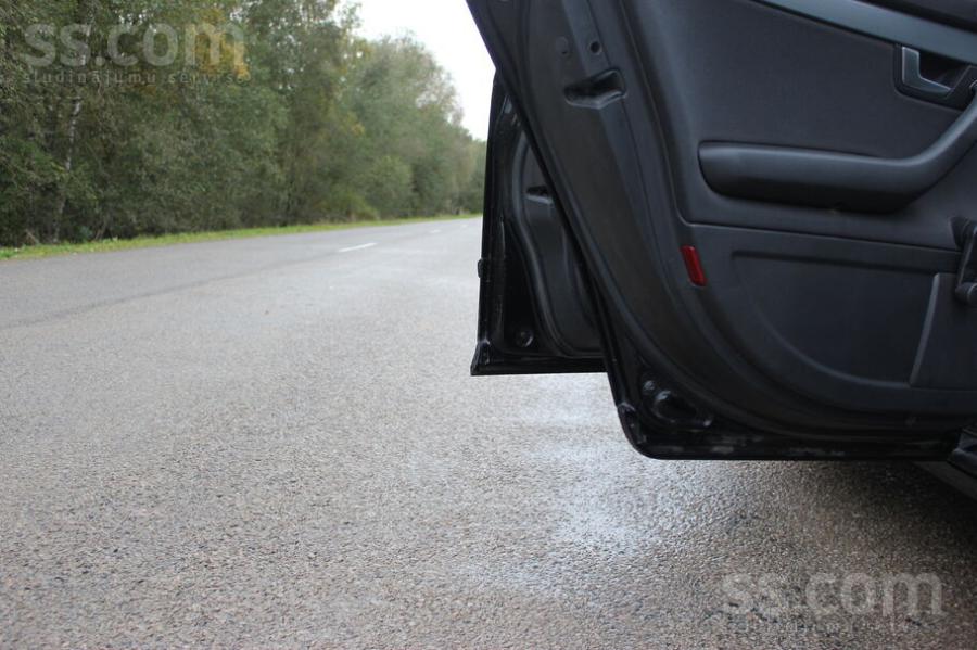 Black Audi A4 2005 in Bauska, with an engine capacity of 2.00 L and mileage of 345 thousand km for 2900 €, photo 14 on AUTOMOTO.COM.LV