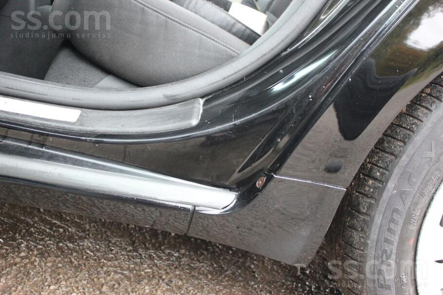 Black Audi A4 2005 in Bauska, with an engine capacity of 2.00 L and mileage of 345 thousand km for 2900 €, photo 15 on AUTOMOTO.COM.LV