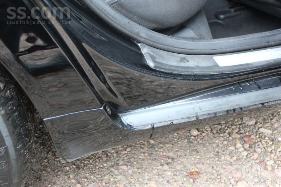 Black Audi A4 2005 in Bauska, with an engine capacity of 2.00 L and mileage of 345 thousand km for 2900 €, photo 17 on AUTOMOTO.COM.LV