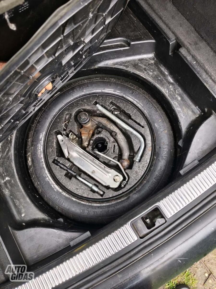 Melns Audi A4 2005 Telšiai, ar dzinēja tilpumu 2.00 L un nobraukumu 367 tūkst. km par 1250 €, foto 5 vietnē AUTOMOTO.COM.LV