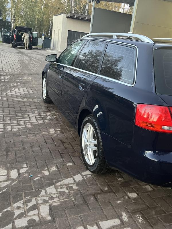 Black Audi A4 2005 in Kaunas, with an engine capacity of 3.00 L and mileage of 360 thousand km for 2100 €, photo 5 on AUTOMOTO.COM.LV