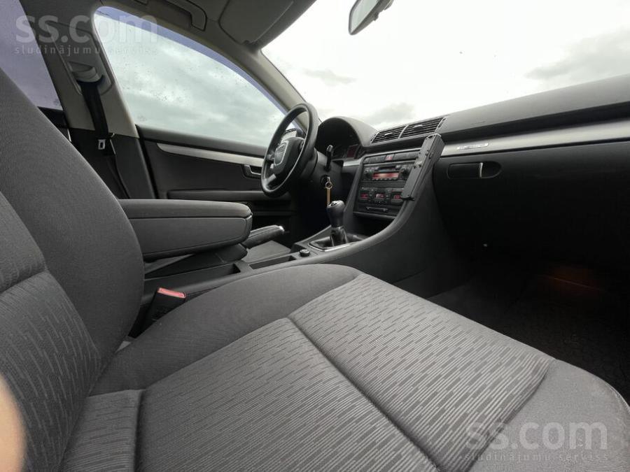 Black Audi A4 2006 in Riga, with an engine capacity of 3.00 L and mileage of 298 thousand km for 2990 €, photo 11 on AUTOMOTO.COM.LV