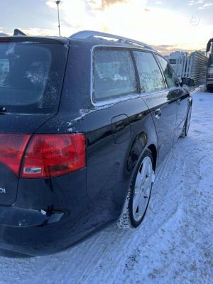 Melns Audi A4 2006 Panevēža, ar dzinēja tilpumu 1.97 L un nobraukumu 255 tūkst. km par 3400 €, foto 6 vietnē AUTOMOTO.COM.LV