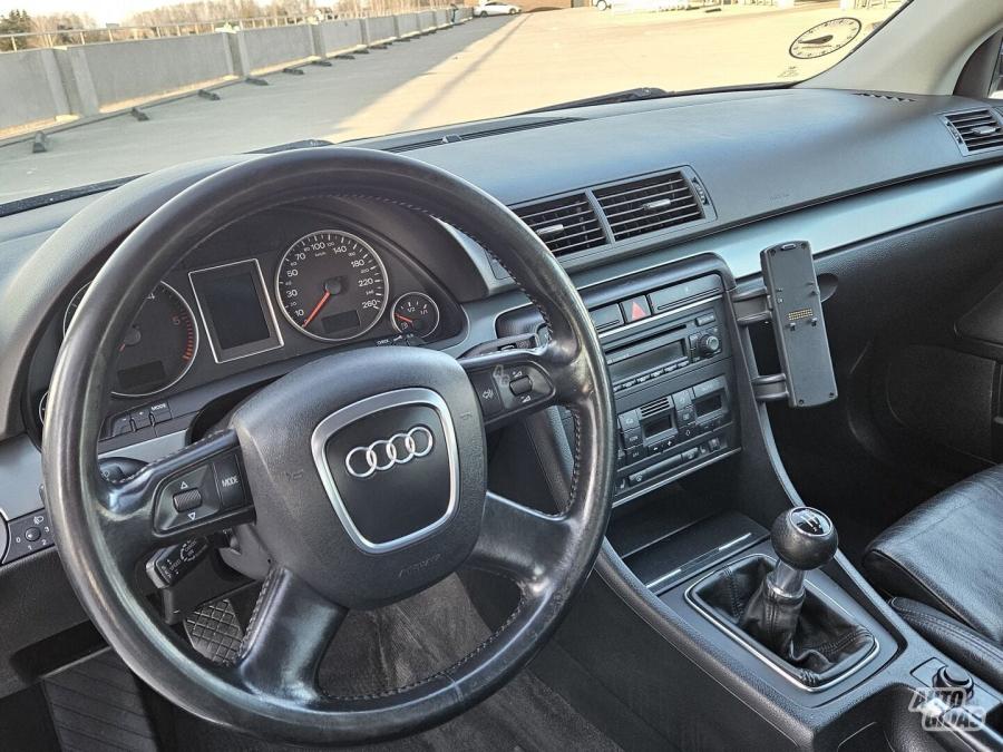 Melns Audi A4 2006 Viļņa, ar dzinēja tilpumu 1.90 L un nobraukumu 345 tūkst. km par 2800 €, foto 12 vietnē AUTOMOTO.COM.LV