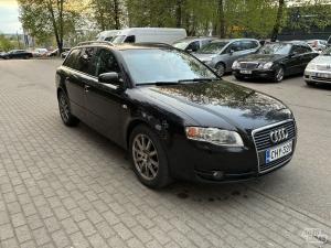 Black Audi A4 2006 in Vilnius, with an engine capacity of 2.00 L and mileage of 326 thousand km for 2500 €, photo  on AUTOMOTO.COM.LV