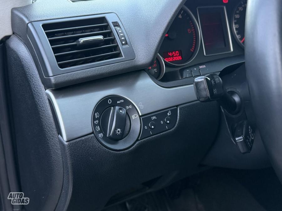Black Audi A4 2006 in Vilnius, with an engine capacity of 2.00 L and mileage of 327 thousand km for 2050 €, photo 11 on AUTOMOTO.COM.LV