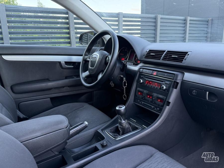 Black Audi A4 2006 in Vilnius, with an engine capacity of 2.00 L and mileage of 327 thousand km for 2050 €, photo 17 on AUTOMOTO.COM.LV