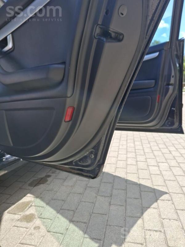 Melns Audi A4 2006 Balvi, ar dzinēja tilpumu 2.70 L un nobraukumu 336 tūkst. km par 2000 €, foto 10 vietnē AUTOMOTO.COM.LV