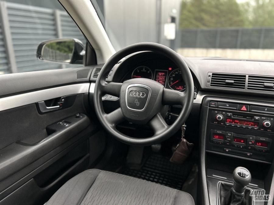 Melns Audi A4 2006 Viļņa, ar dzinēja tilpumu 2.00 L un nobraukumu 298 tūkst. km par 2840 €, foto 15 vietnē AUTOMOTO.COM.LV